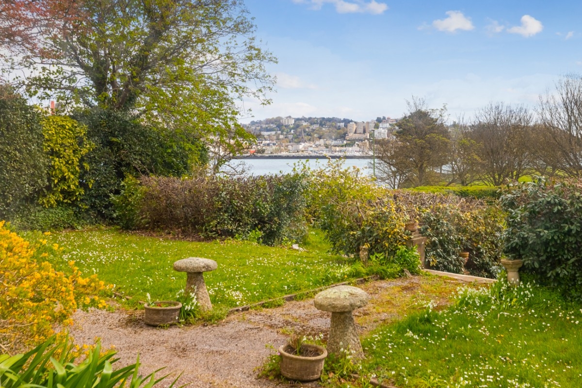 Seaway Lane Property for Sale in Torquay - John Couch The Estate Agent ...